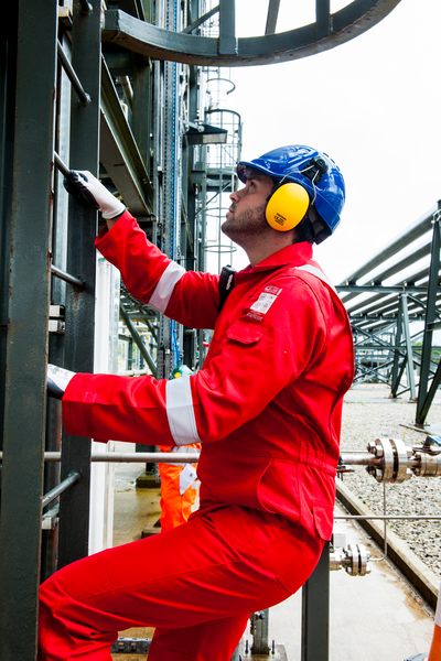 Portwest Welding Safety Clothing: Engineering Protection in High-Risk ...